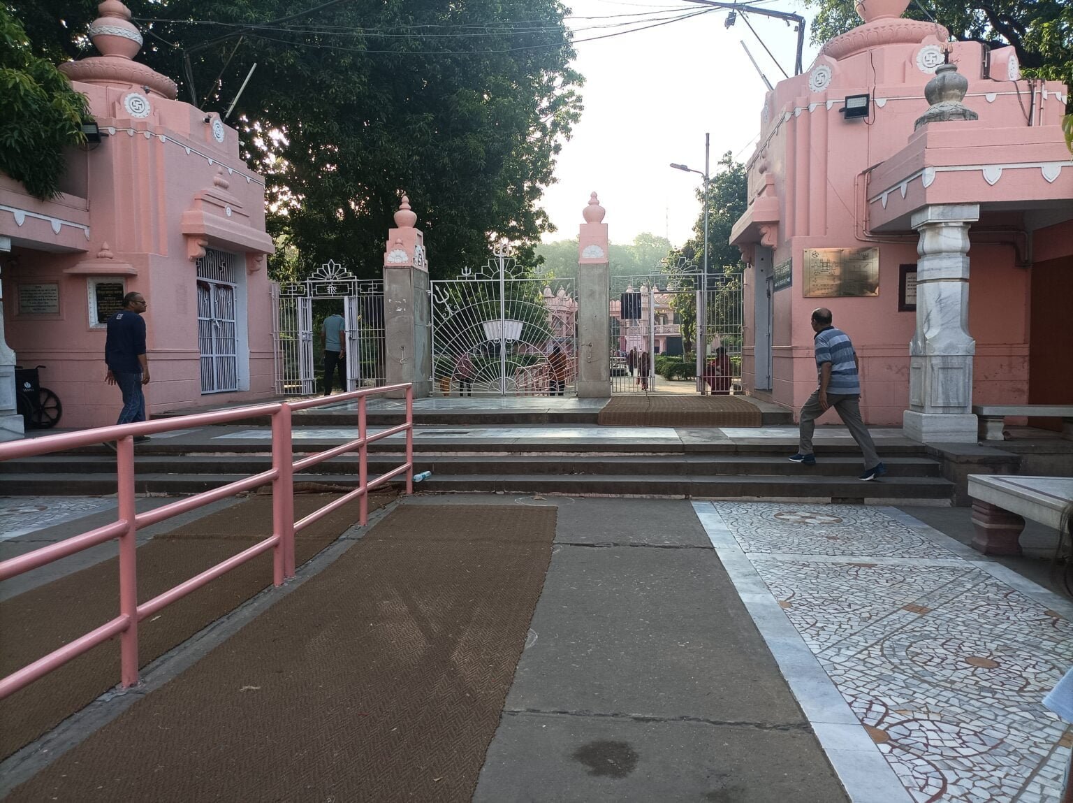 New Vishwanath Temple Entry Point Varanasi Best - Varanasi Best Images ...