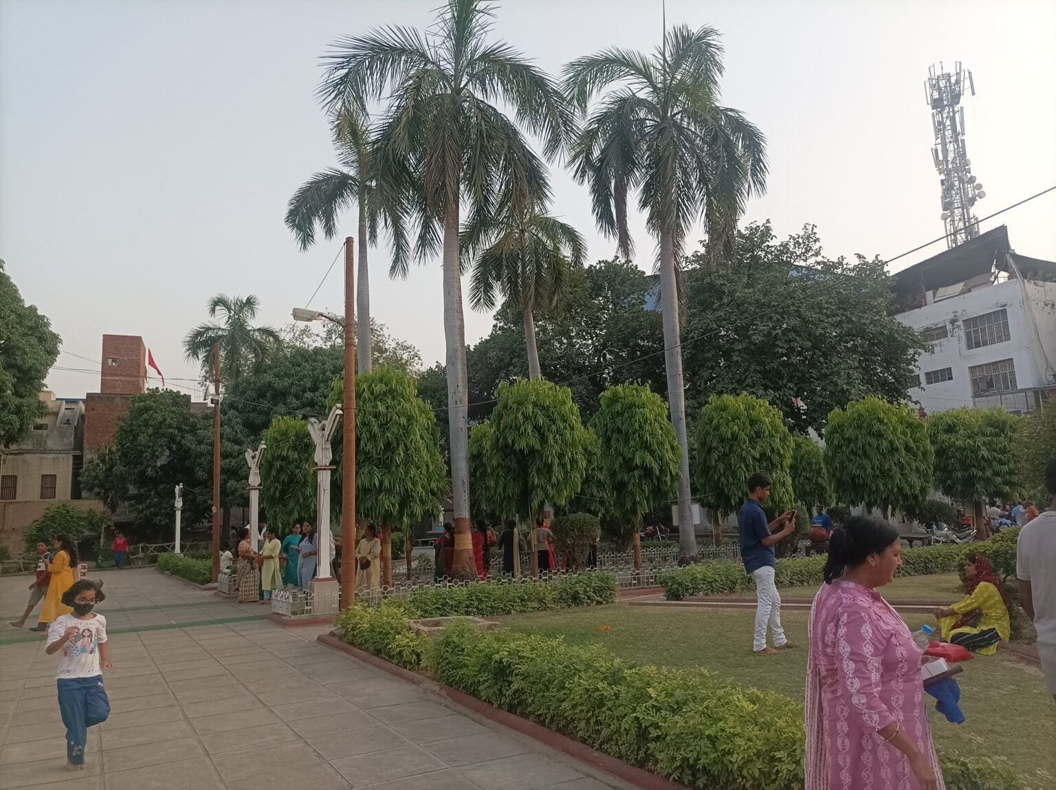 Tulsi Manas Park Tree Image Varanasi Best - Varanasi Best Images Free ...